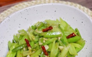 素炒芹菜怎么炒好吃窍门_芹菜不柴不软技巧