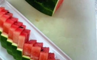 西瓜拼盘怎么切好看_西瓜拼盘的花样切法