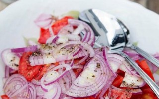西红柿炒洋葱怎么做_西红柿炒洋葱好吃吗