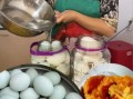 腌咸鸭蛋盐水比例_一斤鸭蛋放多少盐