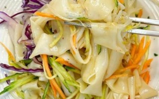 澄粉凉皮怎样做最劲道_澄粉凉皮为什么一蒸就裂