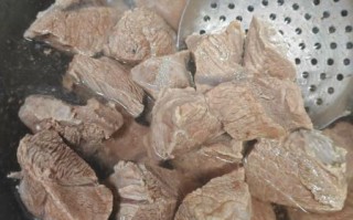牛肉不缩水的方法_为什么焯水会变小