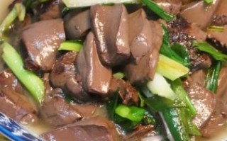 大葱炒猪血怎么做_大葱炒猪血的家常做法