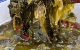 酸菜火锅怎么做好吃_酸菜火锅底料怎么炒