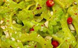 凉拌苦瓜怎么做不苦_家常苦瓜凉拌技巧