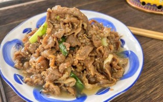 孜然炒羊肉怎么做才嫩_正宗孜然炒羊肉做法窍门