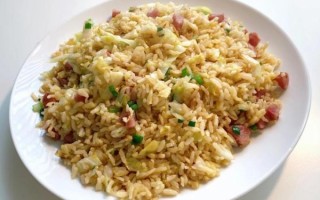 火腿肠炒饭怎么做_火腿肠炒饭热量高吗