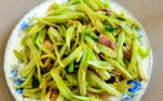 清炒豆角丝怎么炒才翠绿_清炒豆角丝要不要焯水