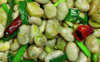 蒜苗蚕豆怎么炒好吃_蒜苗蚕豆的做法窍门