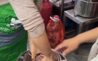 炸鱼丸子怎么做_炸鱼丸子为什么散