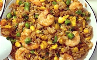 虾仁炒饭怎么炒_虾仁炒饭的做法步骤