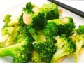 炒西兰花怎么炒才脆_西兰花焯水几分钟才绿