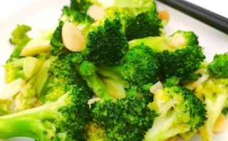 炒西兰花怎么炒才脆_西兰花焯水几分钟才绿