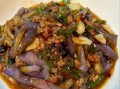 肉末茄子怎么做不吸油_肉末茄子先炸还是先炒