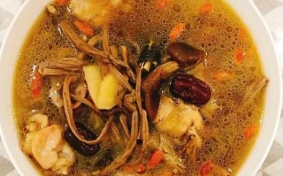茶树菇煲汤的做法_茶树菇煲汤有什么功效
