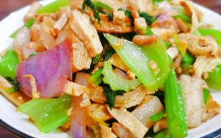 香干芹菜回锅肉怎么做_香干芹菜回锅肉热量高吗