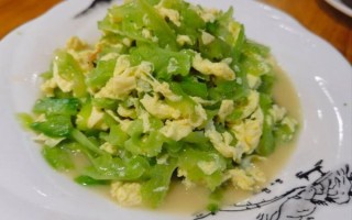 苦瓜怎么炒才不苦_清炒苦瓜的做法