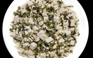 香椿拌豆腐怎么做好吃_香椿拌豆腐要不要焯水