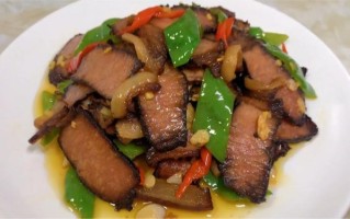 腊肉炒什么菜好吃_腊肉和哪些蔬菜搭配最香