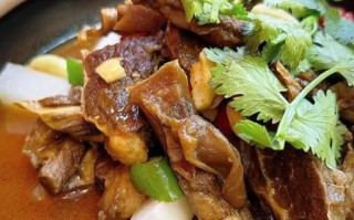 牛腩怎么炖才软烂入味_牛腩配料有哪些