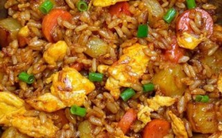 番茄蛋炒饭怎么做_蛋炒饭先炒蛋还是先炒饭