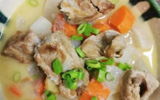 青萝卜怎么炒好吃_青萝卜炖排骨的家常做法