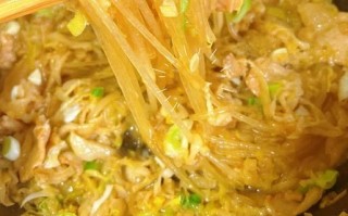 酸菜炖粉条怎么做_酸菜炖粉条用哪种粉条