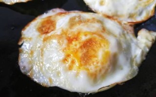 煎鸡蛋不粘锅的方法_煎鸡蛋需要几分钟