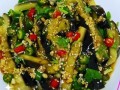 凉拌茄子丝怎么做_凉拌茄子丝要不要焯水