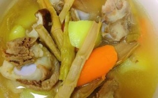 笋干排骨汤怎么做_笋干提前泡多久