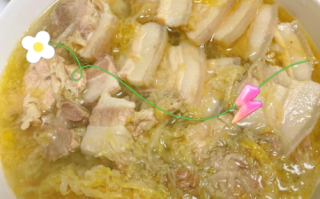 酸菜炖肉怎么做_酸菜炖肉用五花肉还是前腿肉