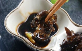 芥末木耳怎么做好吃_芥末木耳焯水几分钟