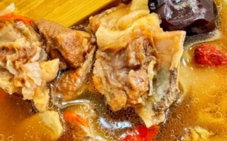 广东人煲羊肉汤放什么药材_羊肉汤药材搭配禁忌