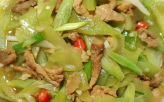 莴笋怎么做好吃_莴笋炒肉的做法窍门