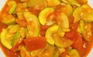 西葫芦西红柿炒肉怎么做_西红柿炒肉先炒哪个