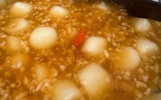 醪糟水果汤圆怎么做_醪糟汤圆煮多久不糊