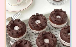 巧克力甜甜圈怎么做_巧克力甜甜圈热量高吗