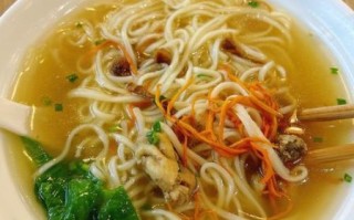 鸡汤面条怎么做好吃_鸡汤面条的汤怎么熬才白