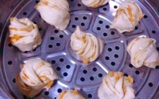 在家蒸花卷怎么做_蒸花卷为什么总是发不起来