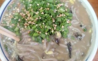 山野菜杂面条怎么做_山野菜杂面条热量高吗