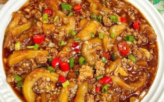家常肉炒茄子怎么做_茄子炒肉先放哪个