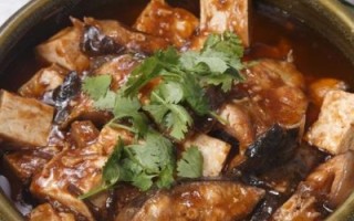 鲶鱼炖豆腐怎么做_鲶鱼炖豆腐的家常做法