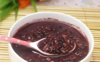 燕麦黑米粥的做法_燕麦黑米粥怎么煮才粘稠