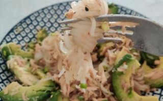 金枪鱼怎么做好吃又简单_金枪鱼罐头懒人做法