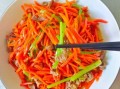 胡萝卜丝怎么炒好吃_胡萝卜丝的家常做法