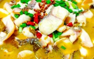 酸菜炖鱼怎么做_酸菜炖鱼用什么鱼最好