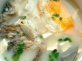 鲫鱼怎么炖汤好喝_鲫鱼汤去腥技巧