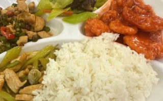 食堂盒饭多少钱一份_食堂盒饭图片实拍