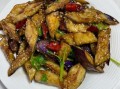 酸甜风味茄子怎么做_茄子不吸油技巧
