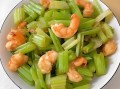 芹菜炒虾仁怎么炒才脆嫩_芹菜炒虾仁要不要焯水